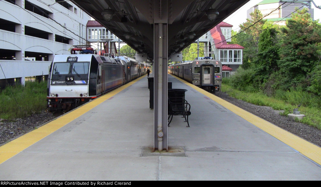 ALP-46 4612 and Cab Car 6004 in the Station